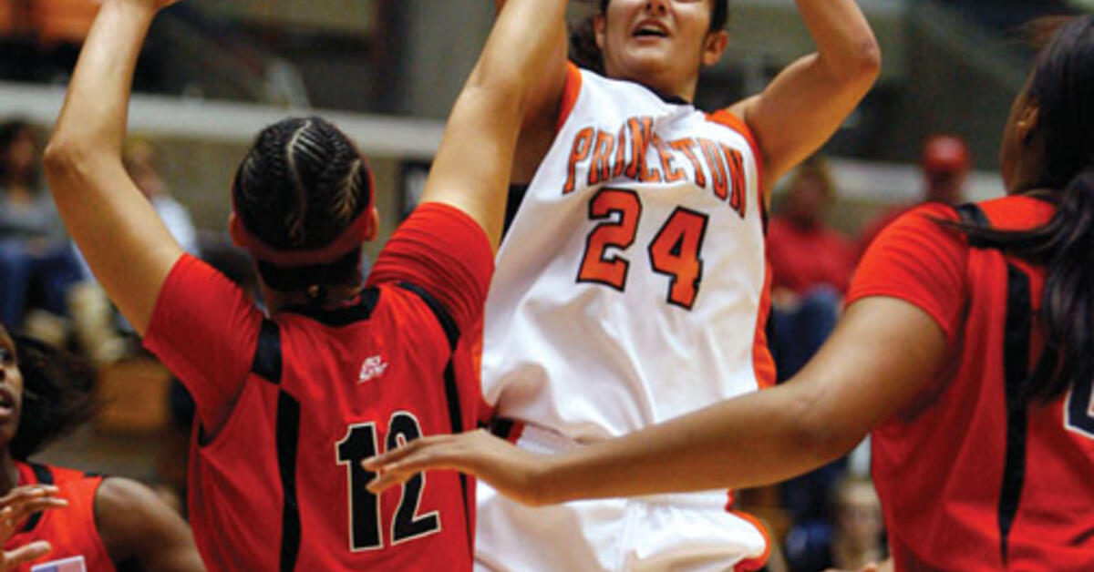 Women's basketball dominates in 13–2 start | Princeton Alumni Weekly