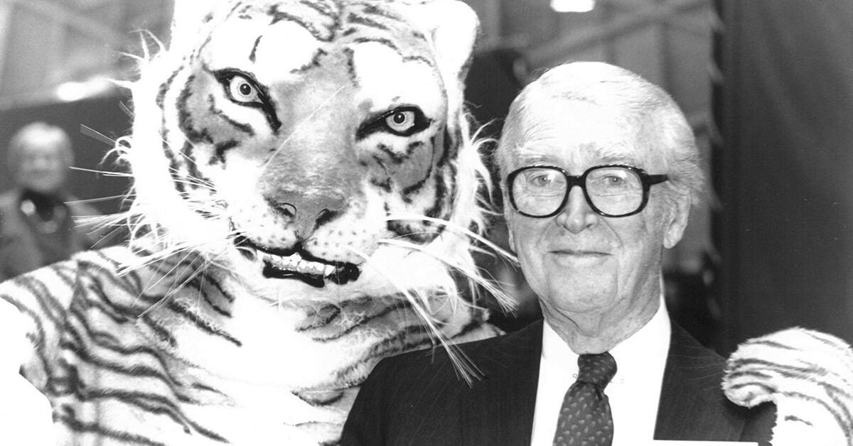 Life in ‘The Suit’ | Princeton Alumni Weekly