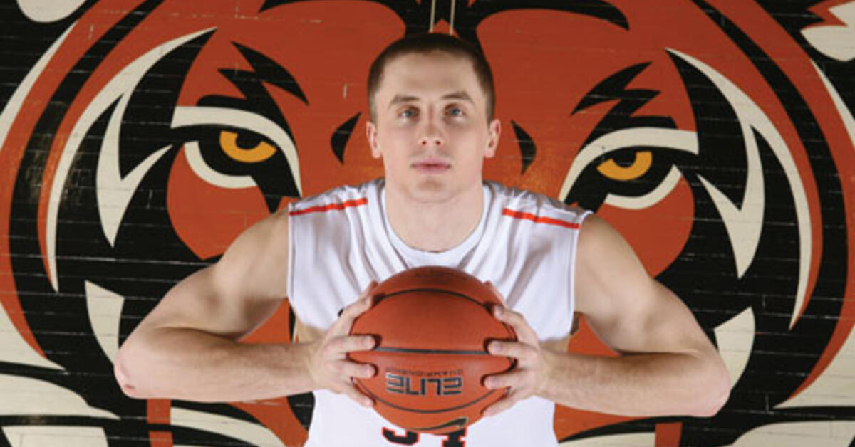 Basketball star Hummer ’13 dominates the league | Princeton Alumni Weekly