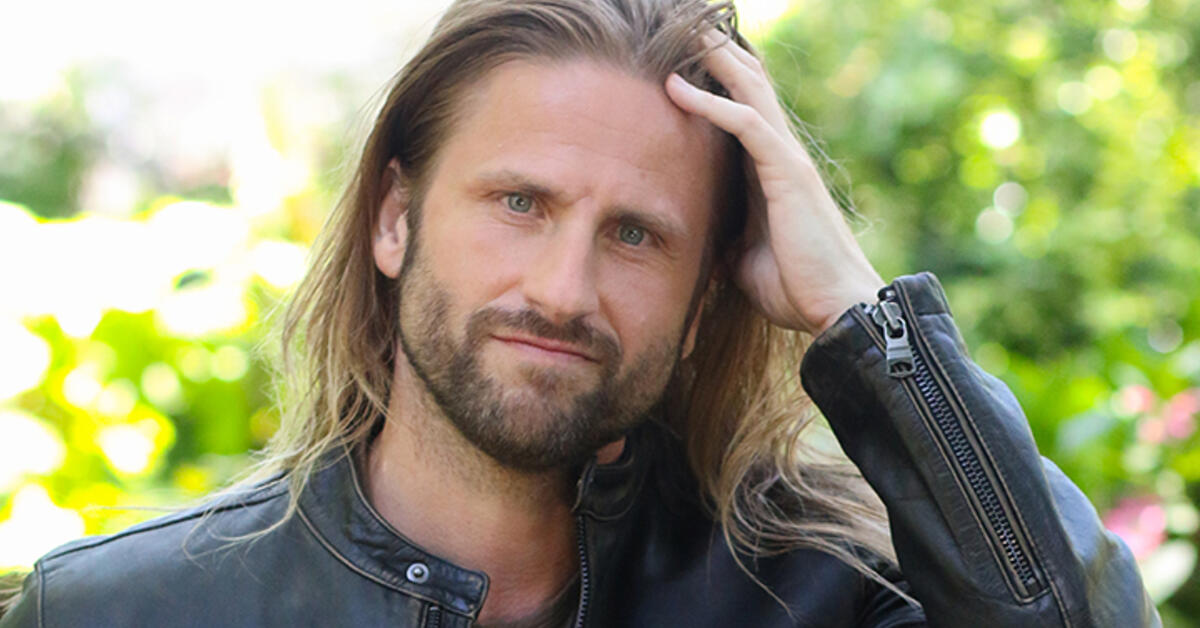 Actor George Butts ’08 Finds Niche in Hand Modeling | Princeton Alumni ...